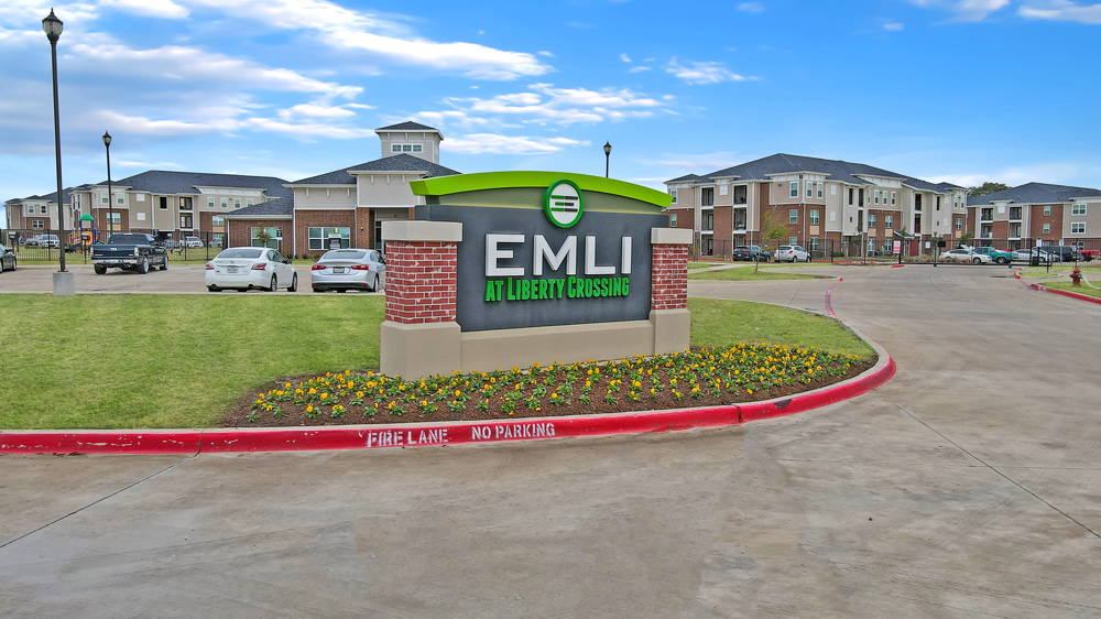 Apartments in Wilmer Texas | EMLI at Liberty Crossing Apartments