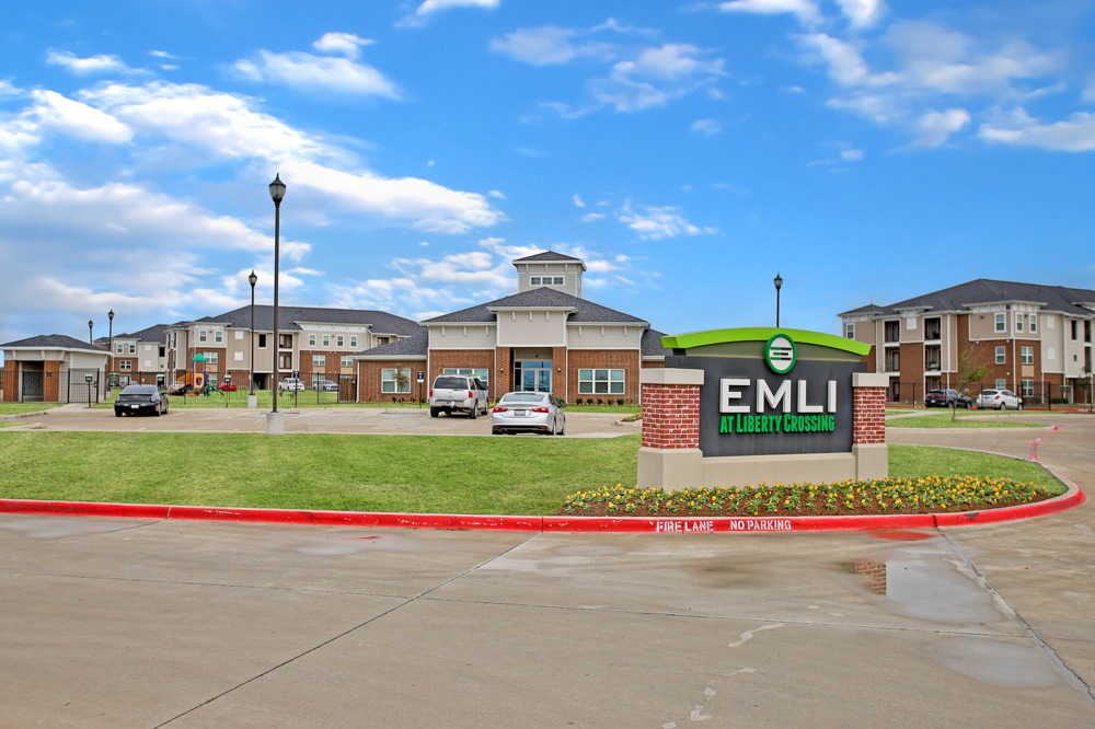 Apartments in Wilmer Texas | EMLI at Liberty Crossing Apartments
